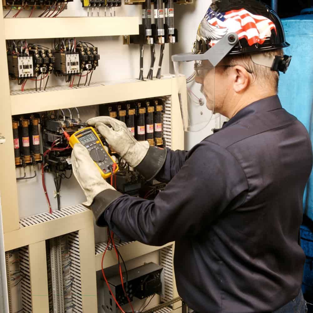 Fluke True RMS Digital Multimeter With Non-Contact Voltage Detector ...