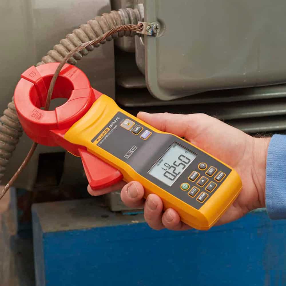 Fluke Earth Ground Clamp Meter, 1500Ω, 1000V AC, 40Hz to 1kHz